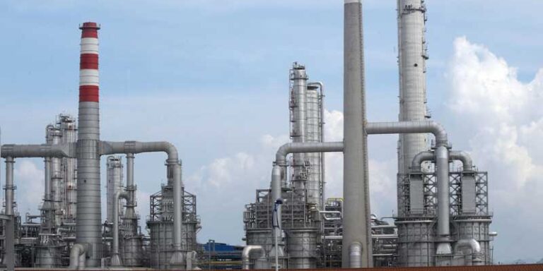 Uganda Moves Closer to $4 Billion Oil Refinery with UAE-Backed Partner ...